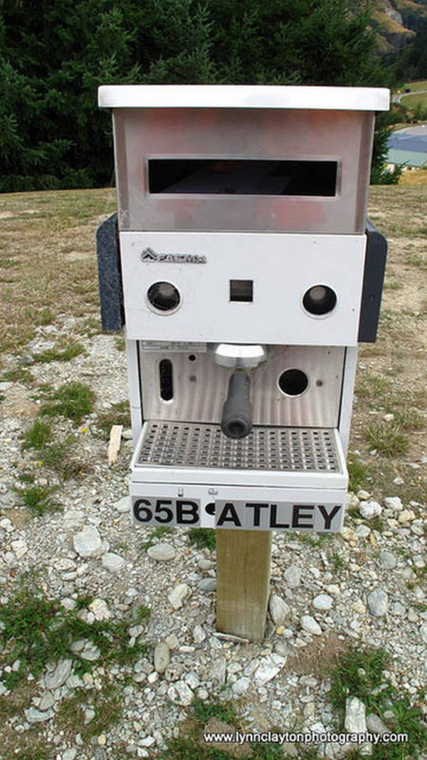 28 Unique Mailboxes That Are So Funny and Hilarious