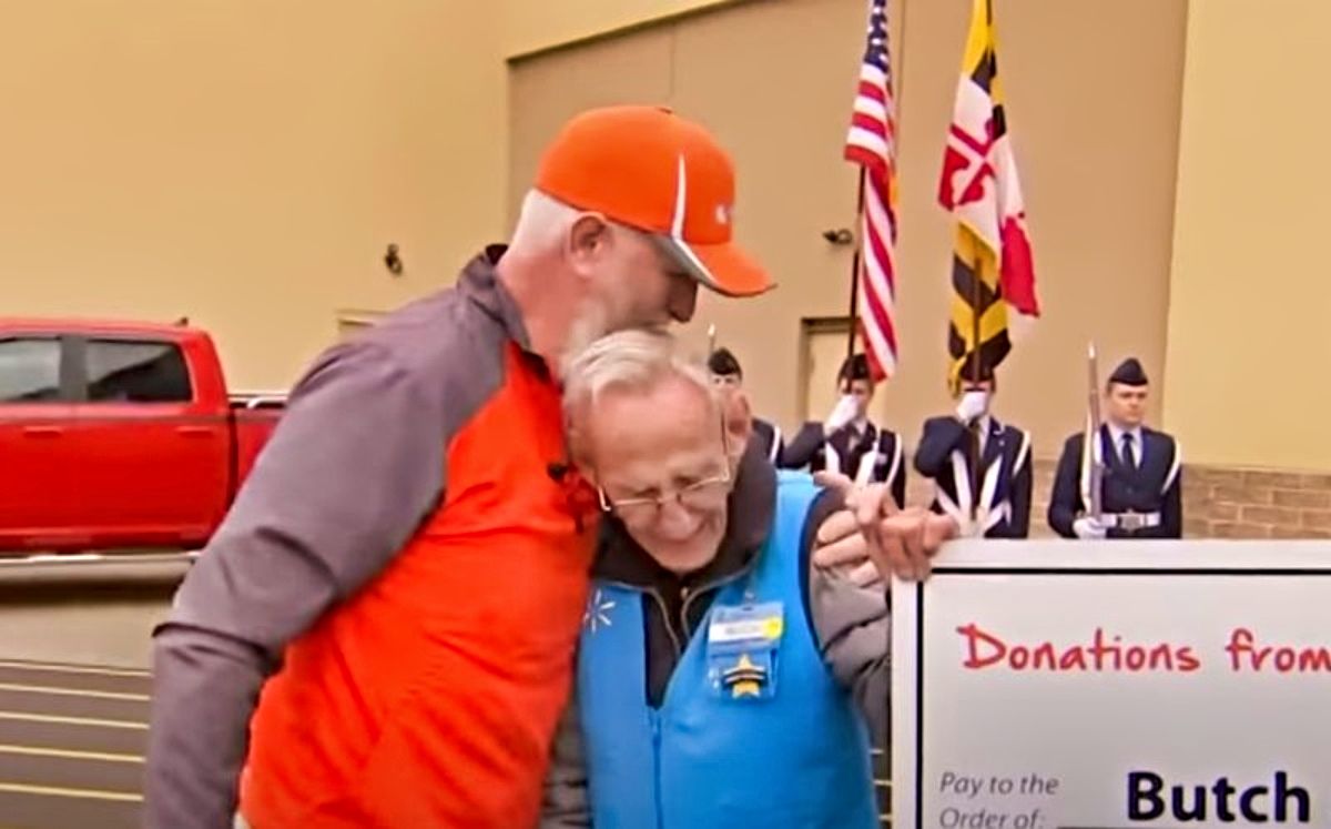 82-Year-Old Walmart Cashier Retires After Viral TikTok Campaign
